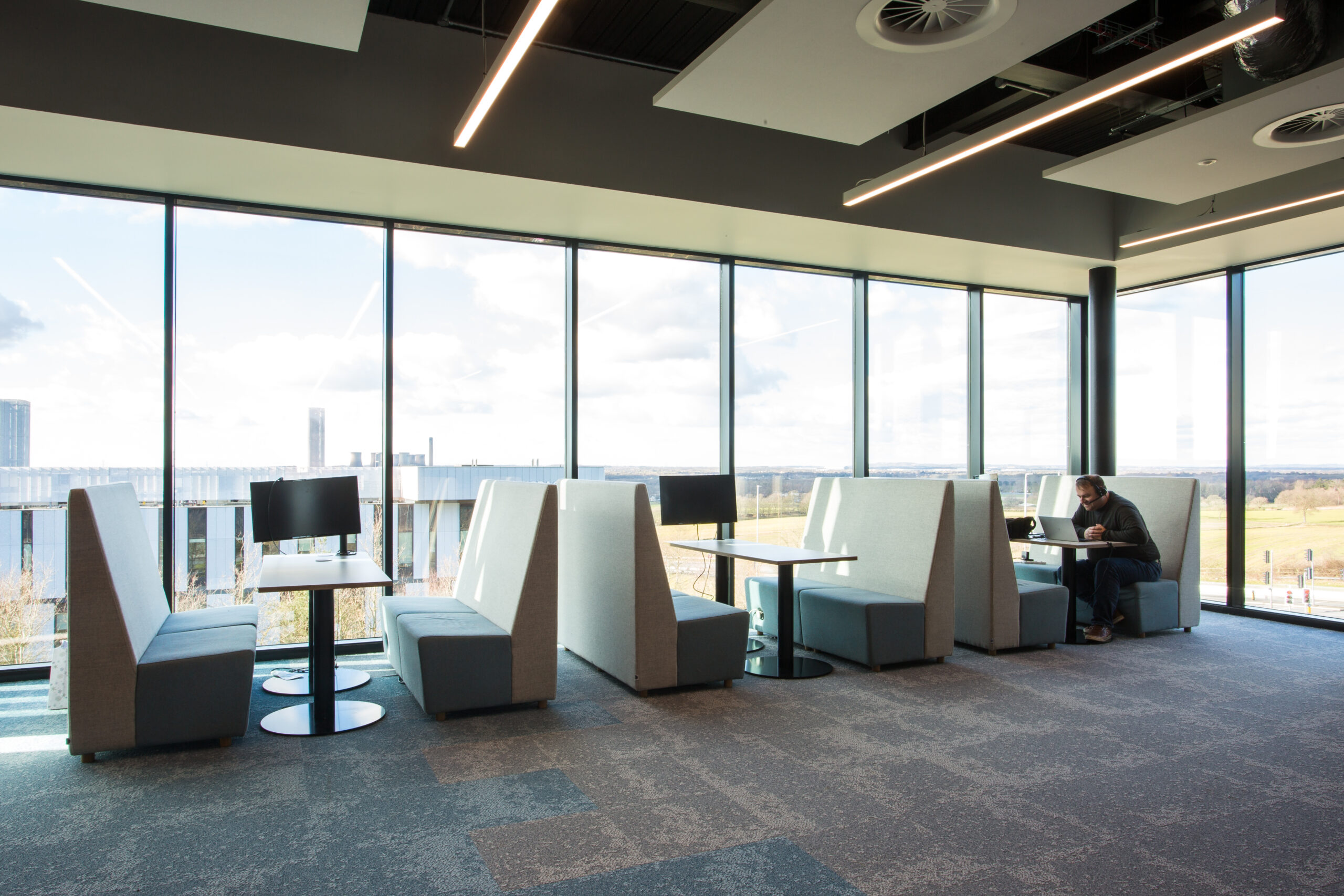 Agile vs Activity-Based vs Hybrid Workspaces Explained